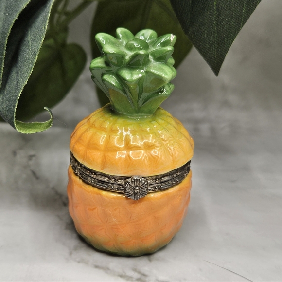 Accents | Vintage Hallmark Bezel Porcelain Hinged Pineapple Fruit ...